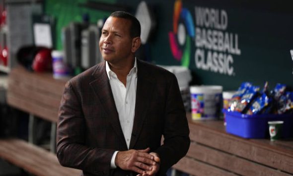 Stephanie Courtney net worth: What is Flo from progressive net worth in ...